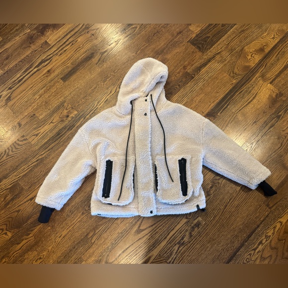 Varley | Jackets & Coats | Varley Taupe Sherpa Jacket Xs | Poshmark